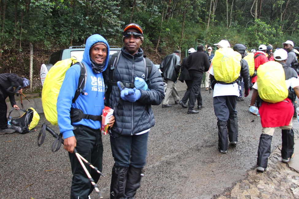 TIMU YA WATU 100 YAONGOZWA NA JK KUPANDA MLIMA KILIMANJARO KUCHANGISHA ...