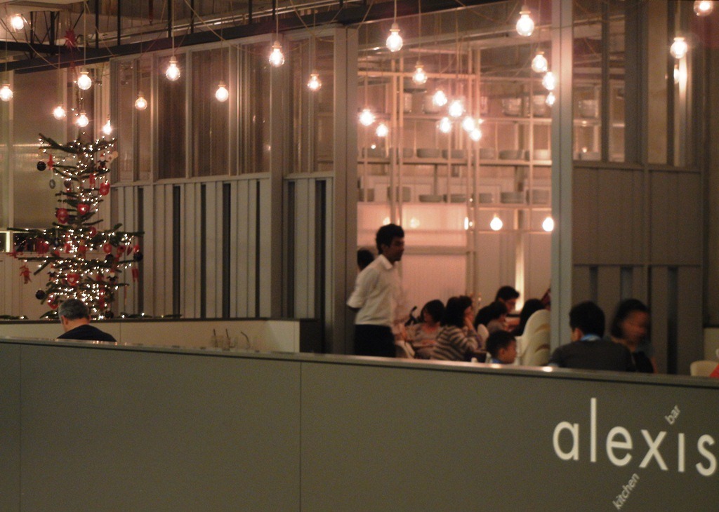 oPeNs 24 hOuRs a DaY...: Alexis. The Gardens, Midvalley