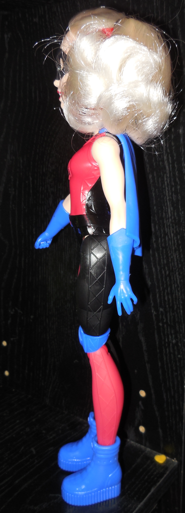 Veni Vidi Dolli: REVIEW: DC Superhero Girls Basic Harley Quinn