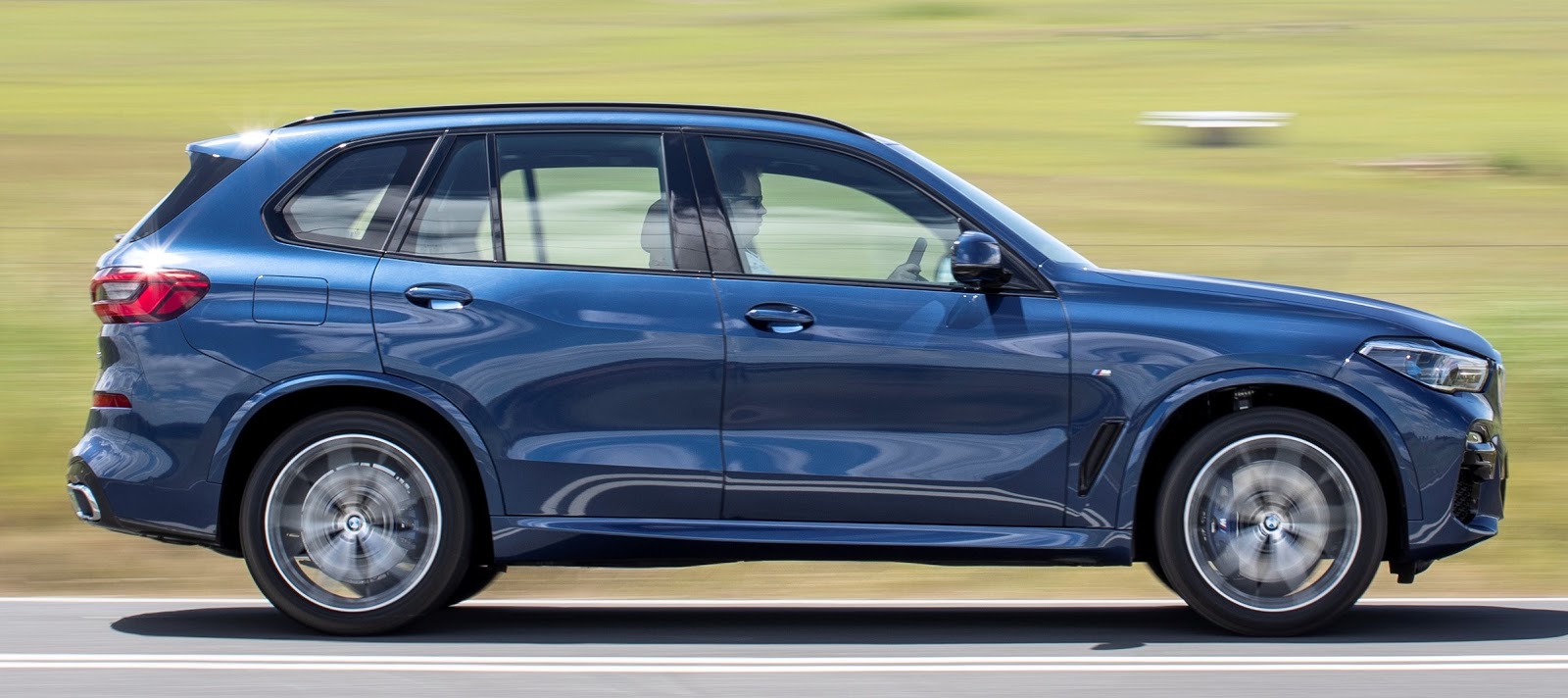 BMW inicia vendas do novo X5 no Brasil, em 4 versões