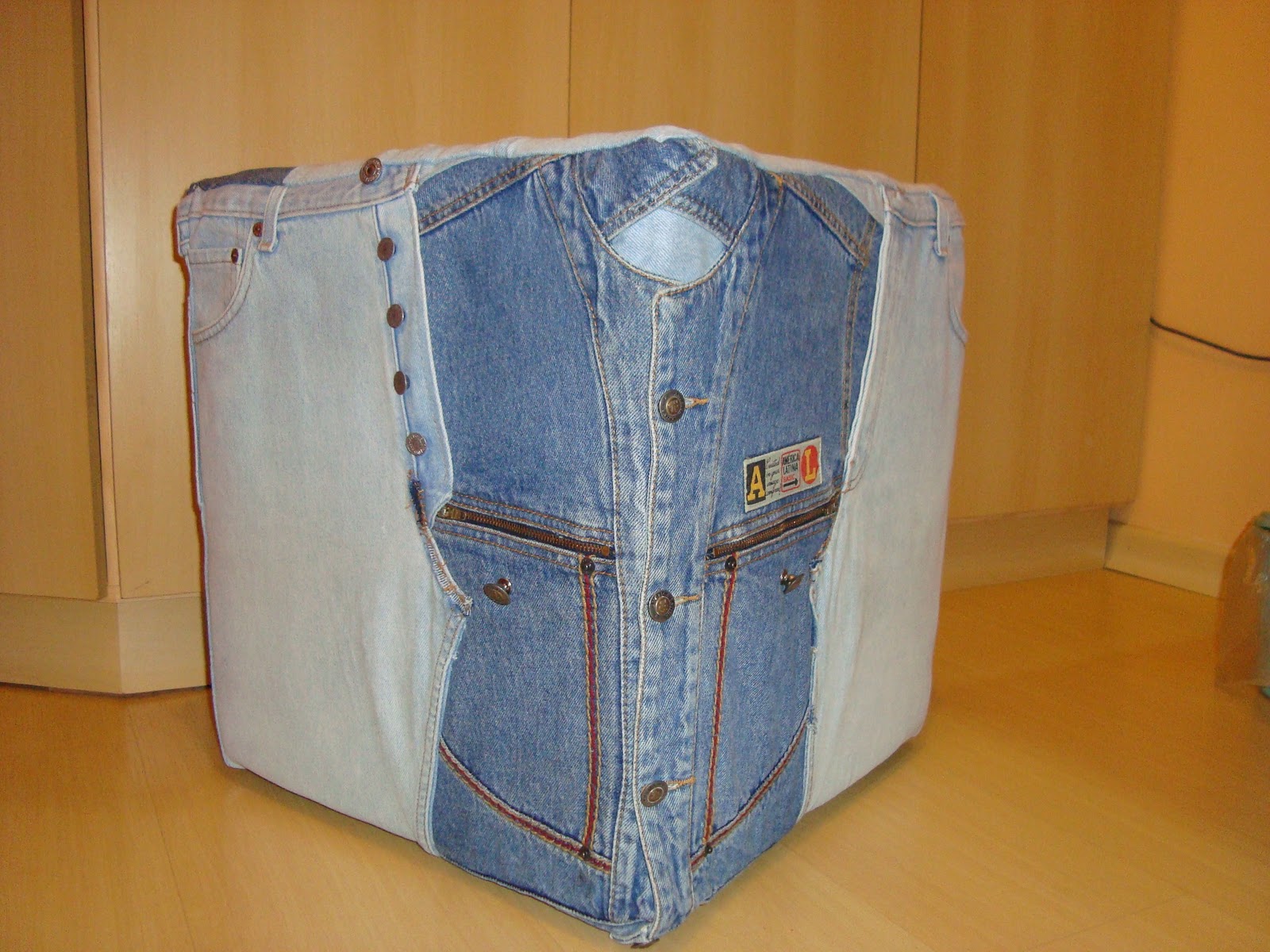 Patrícia Zottis: Puff Jeans