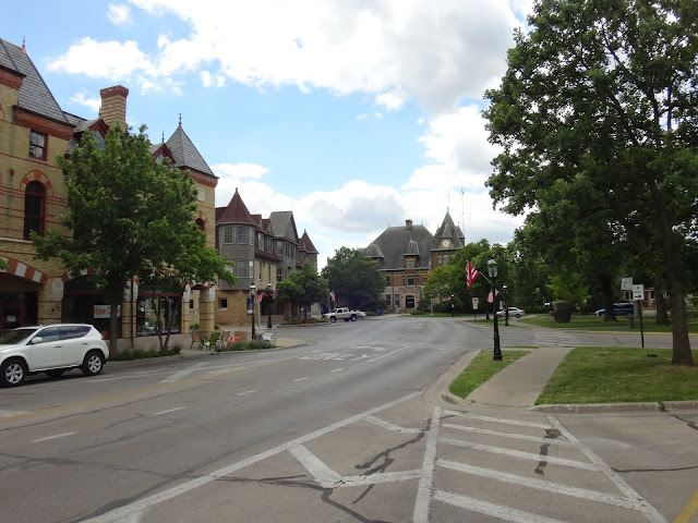 Summer in Riverside, Illinois!