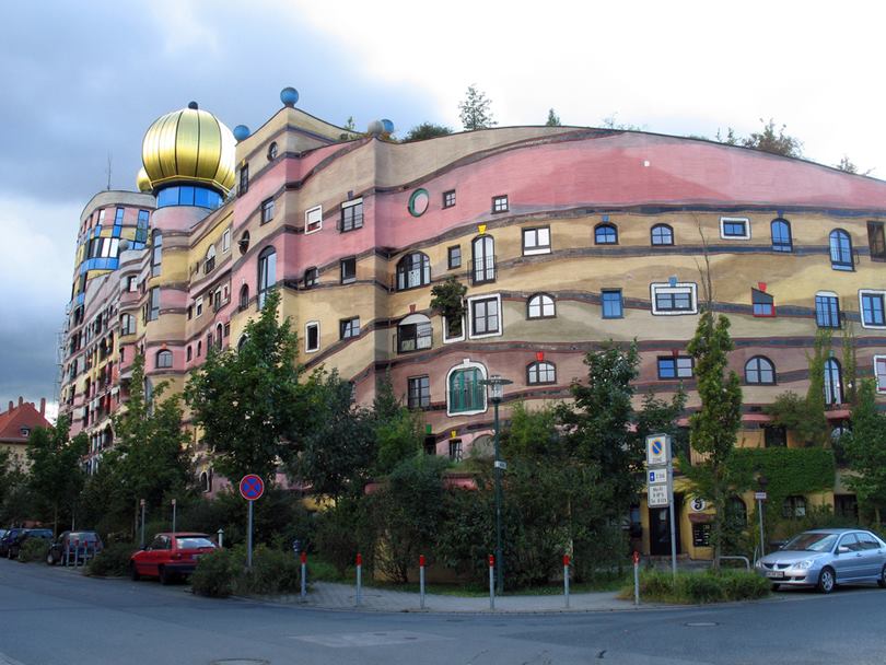 Waldspirale, The U-shaped Green Roof Residential Building in Germany