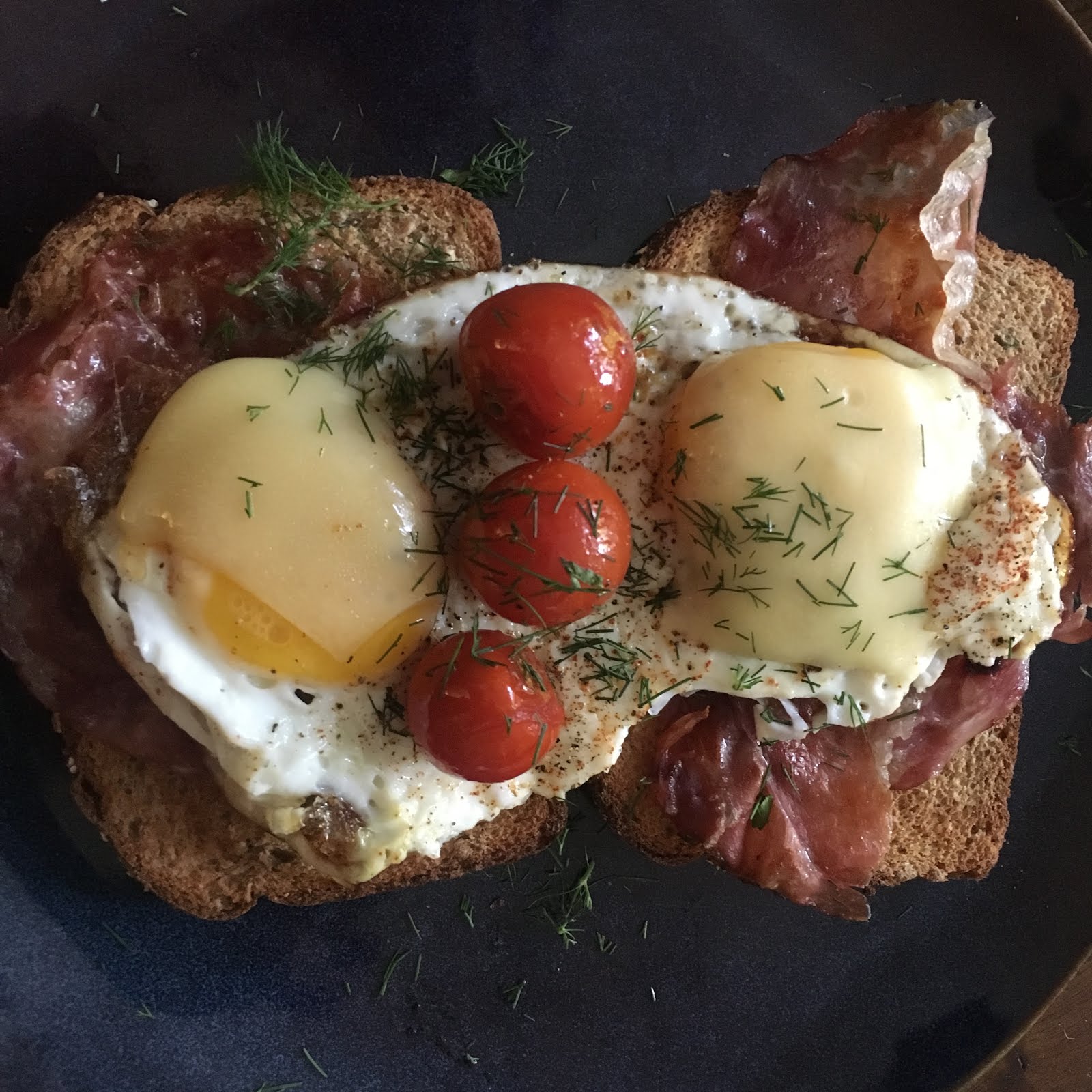 Fresh Figs and Barley: Spontaneous Breakfast Pancakes