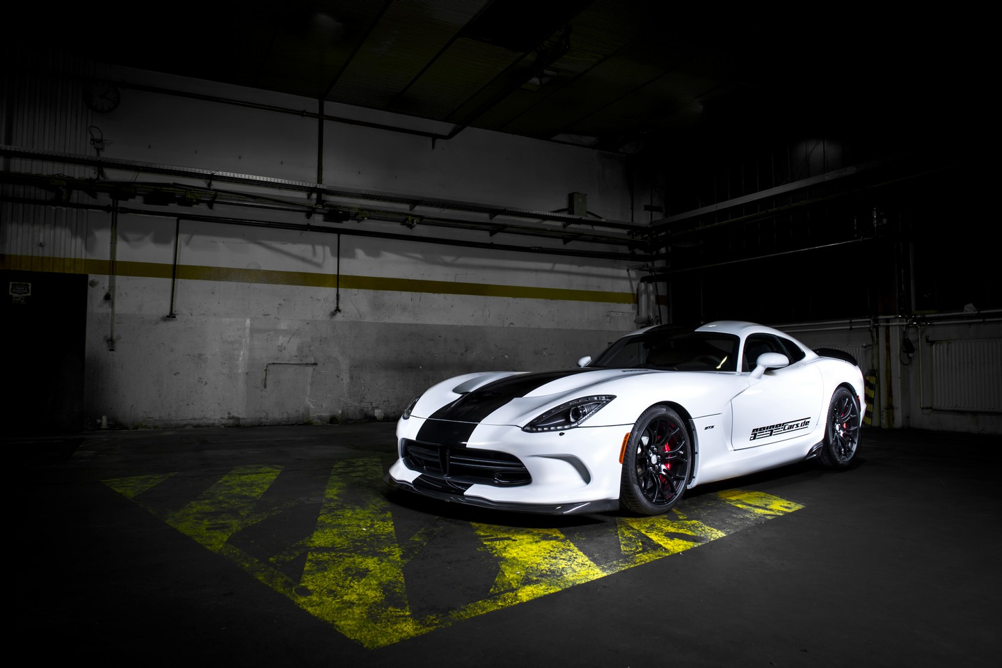 World Of Classic Cars: Dodge Viper GTS Photoshoot - World Of Classic Cars