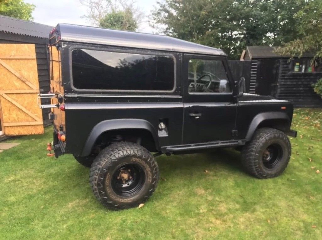 Landrover Defender: DEFENDER 90 300TDI