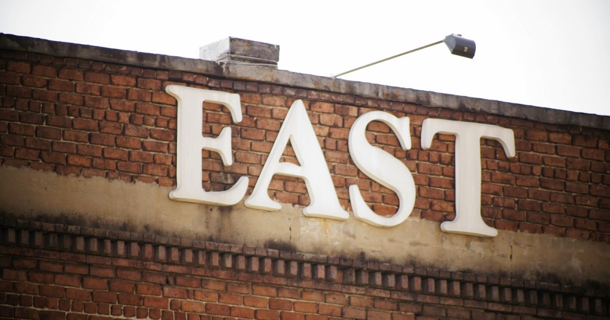 East sign image for commercial use 5499 - 1 million free pictures