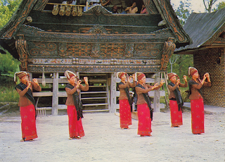 Aneka Tari di Indonesia : TARI TRADISIONAL SUMATERA UTARA