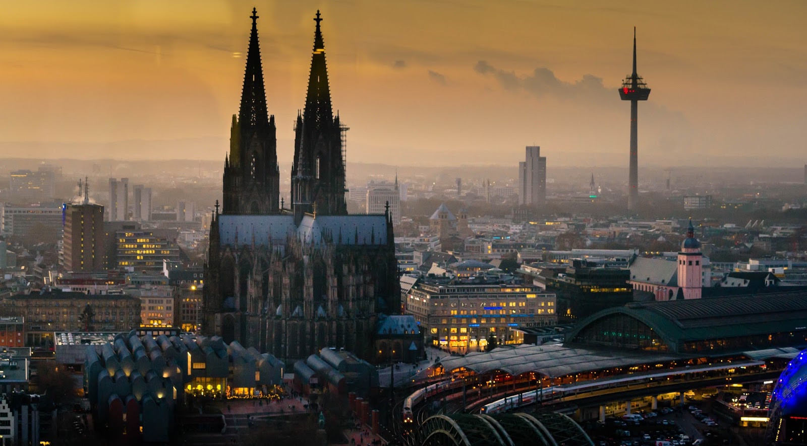 24 Hours in Cologne - Find the Best View for Photos - Tales of Two