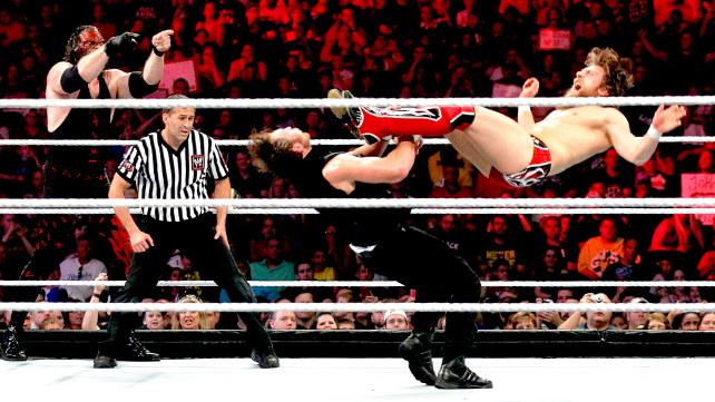 WWE In live!!!!: 6-MAN TAG TEAM MATCH