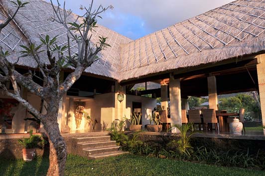 Penutup Atap Ijuk dan Daun-daunan | Materialpilihanku