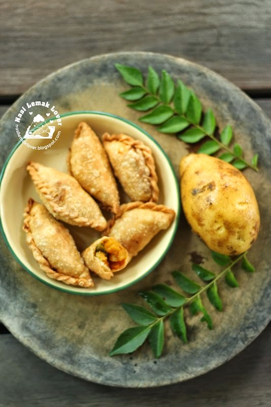 Nasi Lemak Lover: Curry Puff (Karipap) 咖哩角