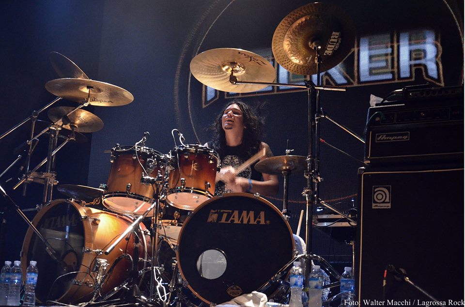 l a g r o s s a r o c k: HELKER -LORIHEN EN EL TEATRO DE FLORES 3/12/16