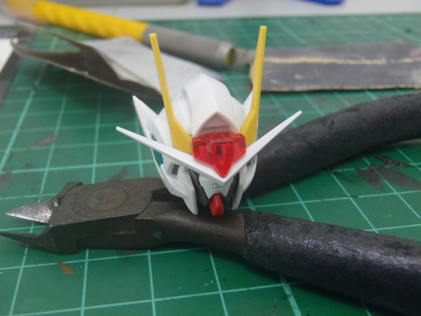 WIP: 1/100 MG Gundam 00 Raiser - Assembly ~ Hobby Ow Yeah!