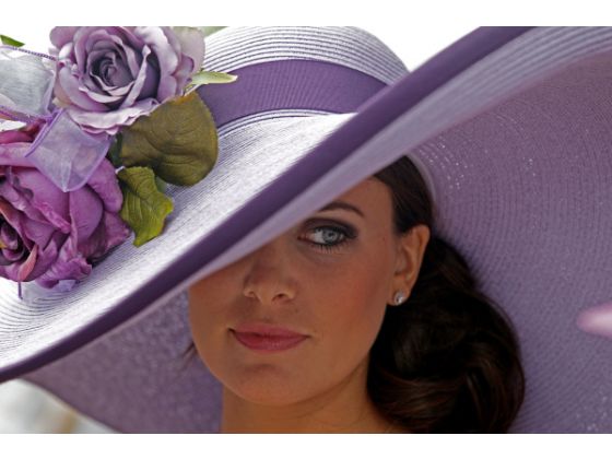 What To Wear?: HOW TO WEAR BIG HATS?