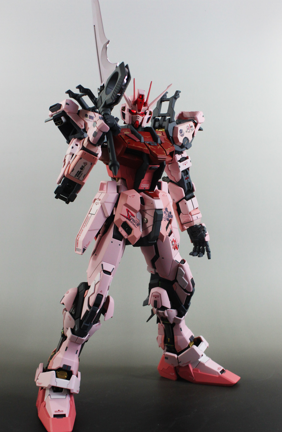 GUNDAM GUY: PG 1/60 Strike Rouge - Painted Build