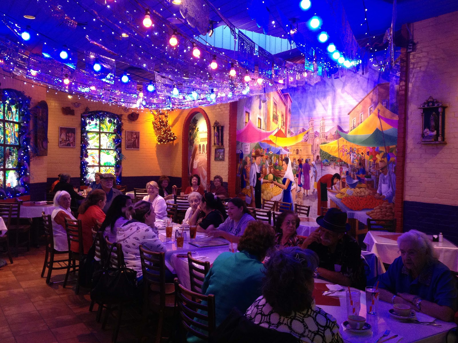 entertaining views from cincinnati: Mi Tierra: San Antonio’s Stand ...