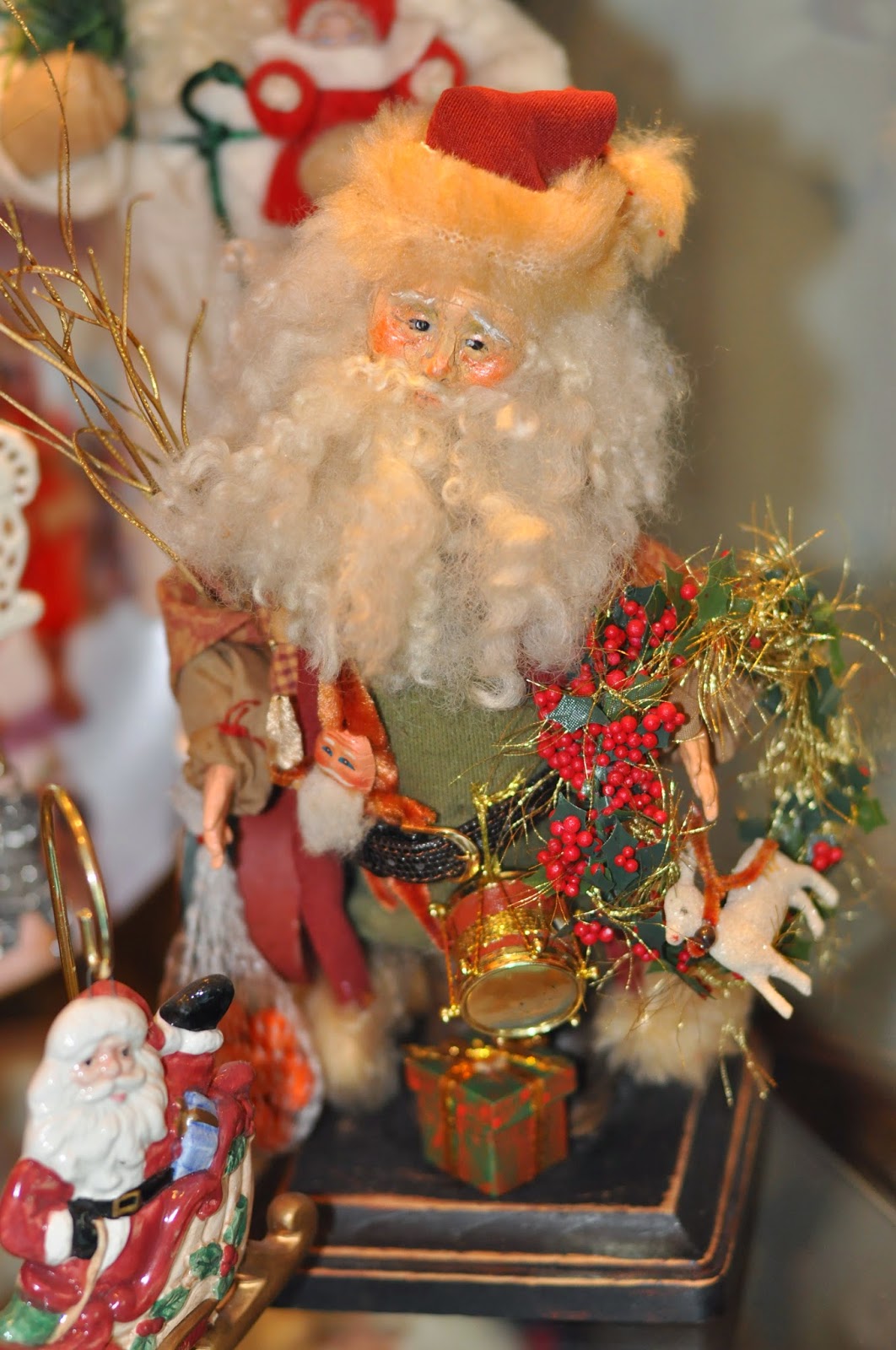 365 Days of Santa Claus: Finding New Homes for Favorite Santas