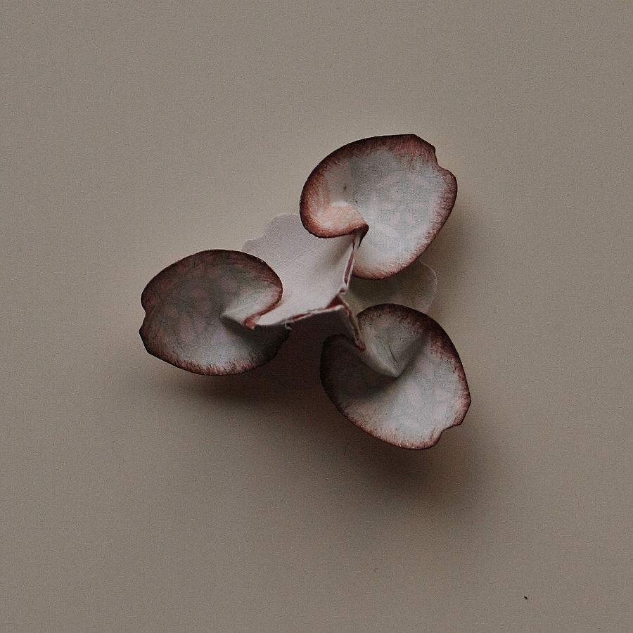 Scrappin' Chaos: Rose Tutorial