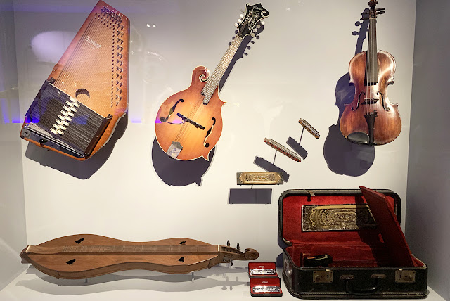 Stylecurated: PLAY IT LOUD: INSTRUMENTS OF ROCK & ROLL @MET MUSEUM