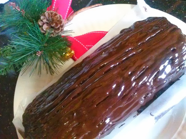 A Maltese in New York City: Sugar Free Yuletide Christmas Log