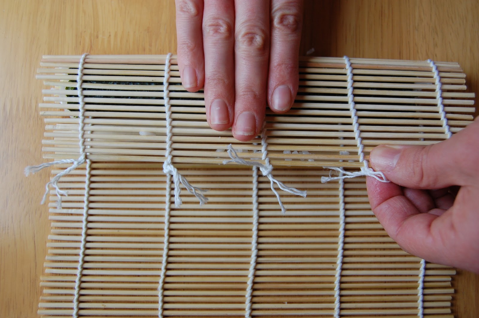 Fiona's Japanese Cooking: EASY TO MAKE ROLLED SUSHI - MAKI ROLL/ MAKIZUSHI