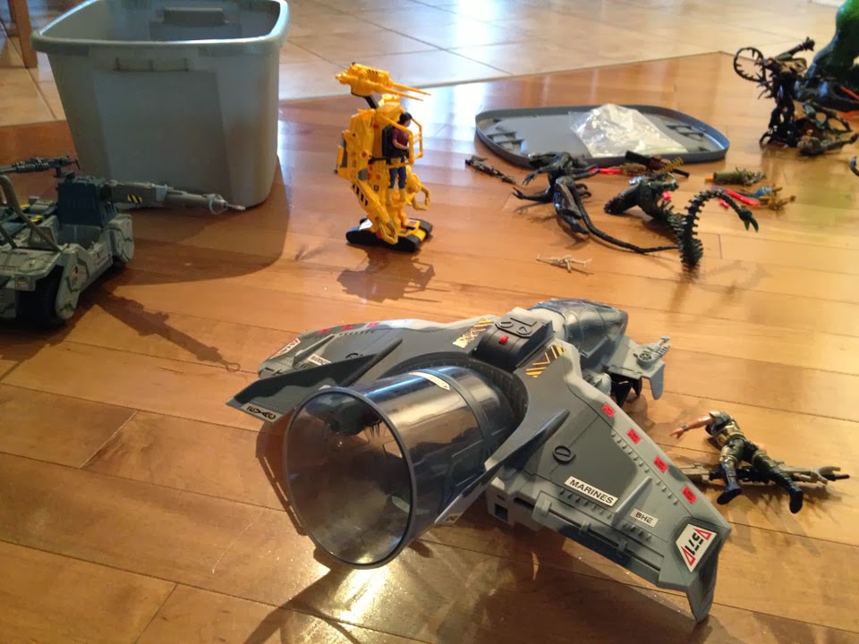 Fully Jointed Play Figures: Aliens invasion!