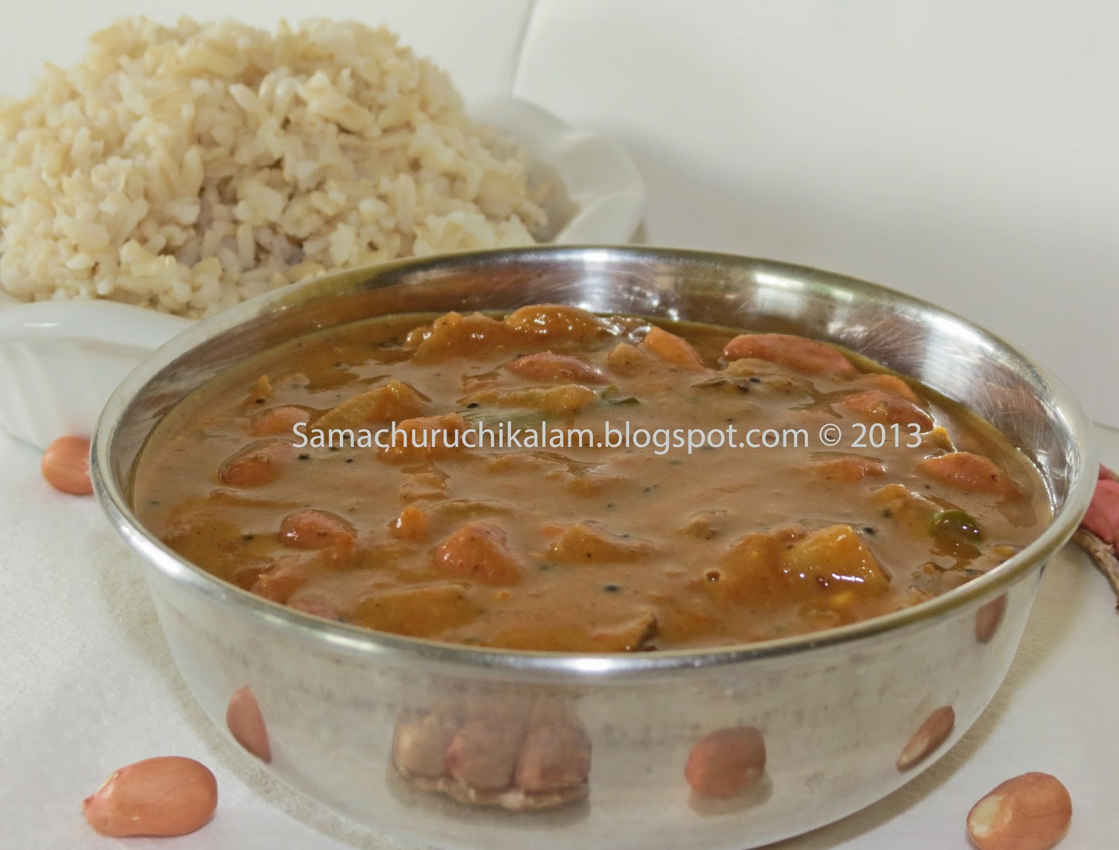 Recipes from Manju's kitchen: Peanut Kulambu