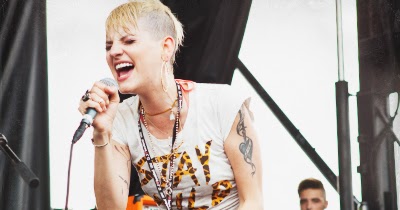 Helping Hands Rock Reviews: Concert Photos: Juliet Simms Performing ...