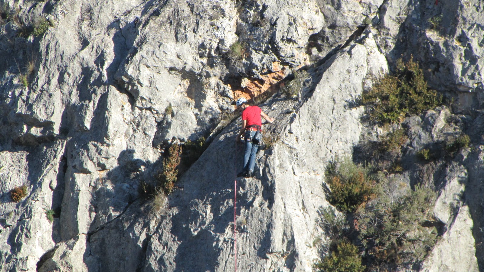 EL MÓN DE LA ESCALADA, FERRATA, LONGBOARD ... ...: ESCALADA A ALQUEZAR ...