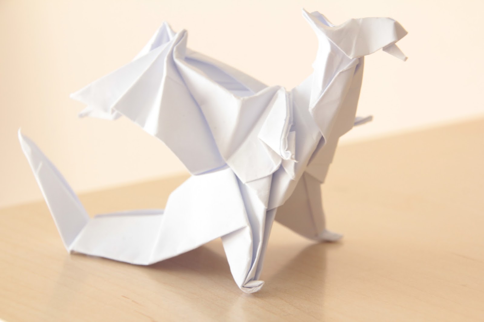 TRISTAN JA ORIGAMI: Draakon