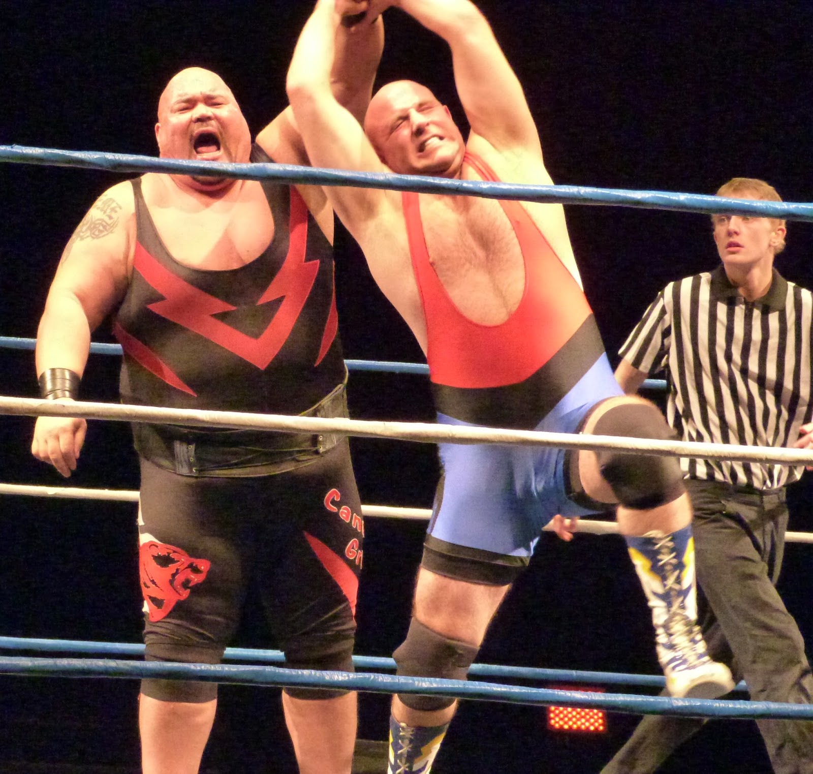 WRESTLESHOTS: TWO TON AMERICAN AVALANCHE V JAMES MASON