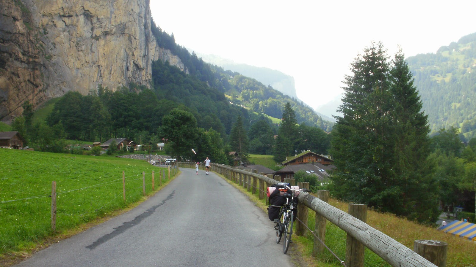 EXCURSII CU BICICLETA: Elvetia