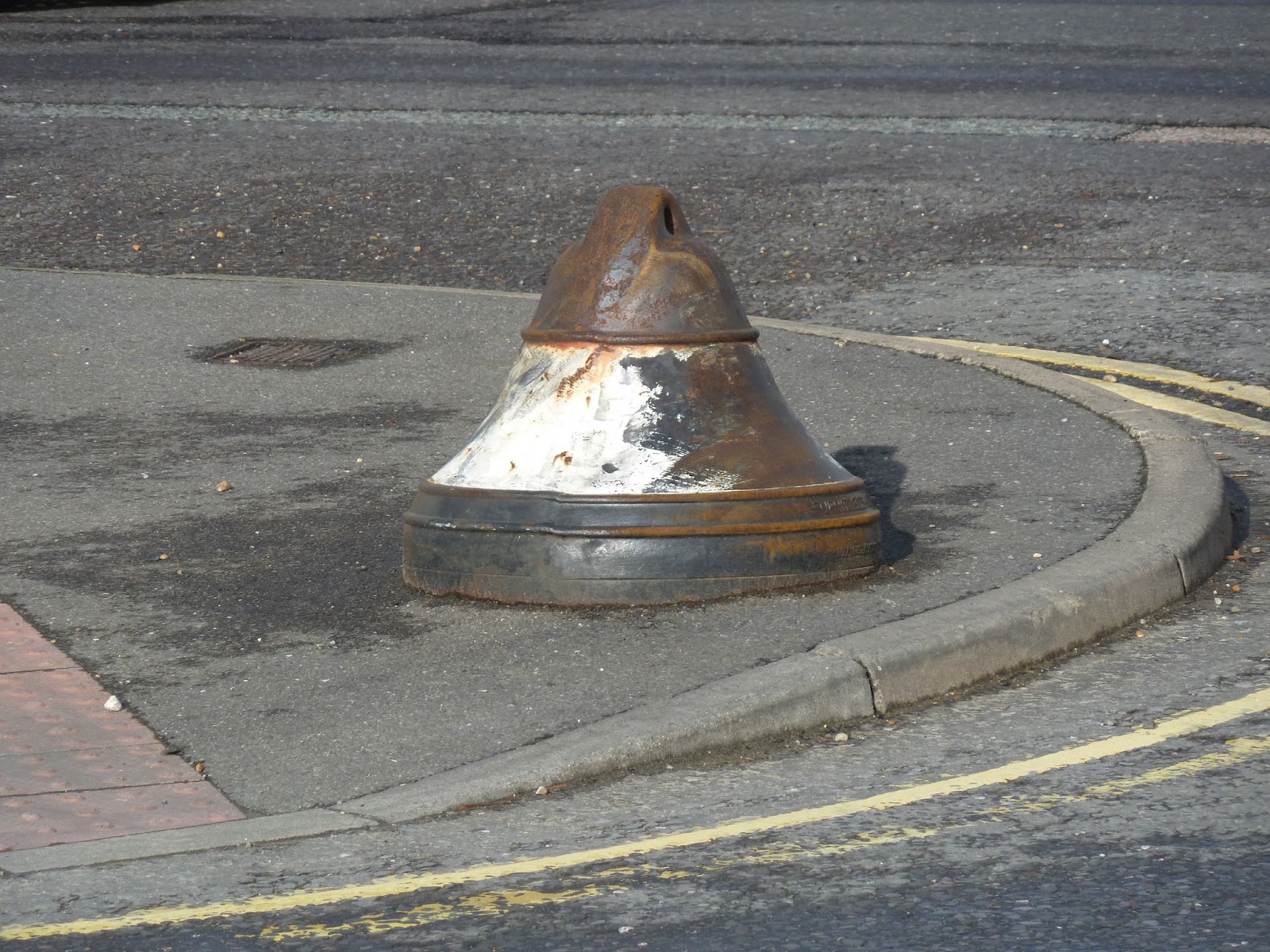 #Brighton Bits: Bell bollards