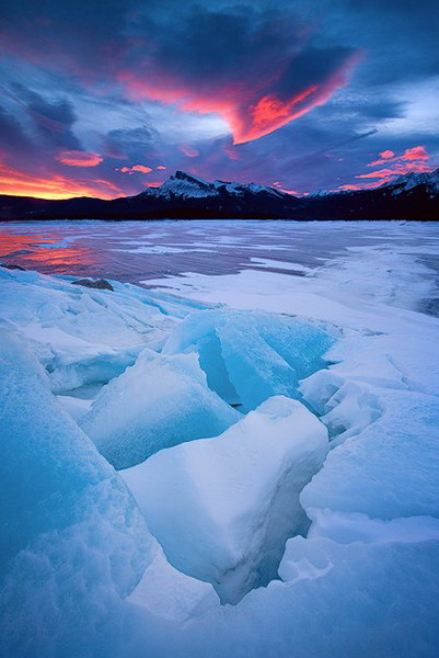 Complte Frozen Lake Unusual, Rare, Crazy, Beautiful Photos | Naturally ...