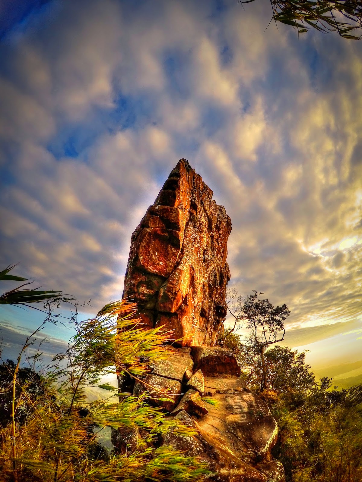 GoPro Pinoy: PICO DE LORO - MONOLITH ROCK FORMATION