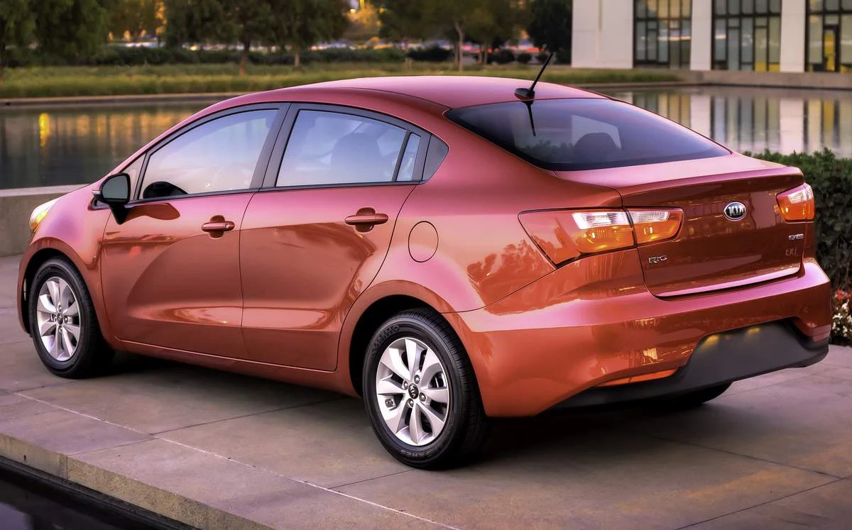 Kia Rio Sedan é apresentado no Salão de Chicago