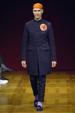 コレクション：2007 A/W COMME des GARCONS HOMME PLUS｜コムデギャルソン店舗マップ