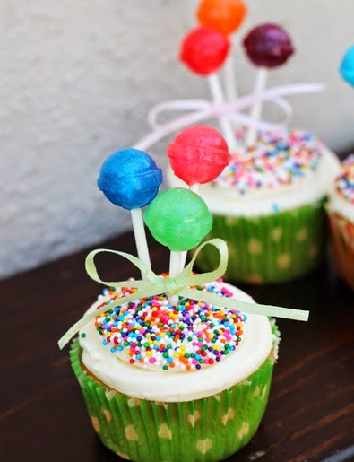 Balloon Cupcake Idea: Balloon Themed Birthday Party | Munchkins and Mayhem