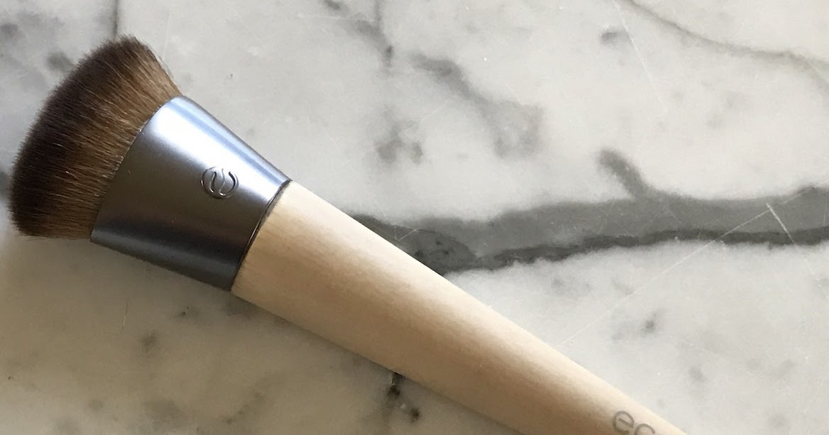 Lolas Secret Beauty Blog Ecotools Wonder Cover Complexion Brush Review