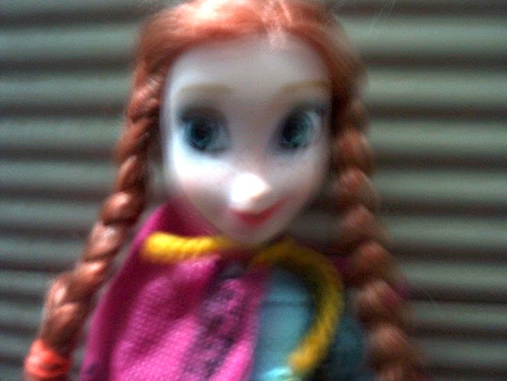 Knocked-off!: Bootleg Doll Review : Bootleg 12" Anna from Frozen Doll