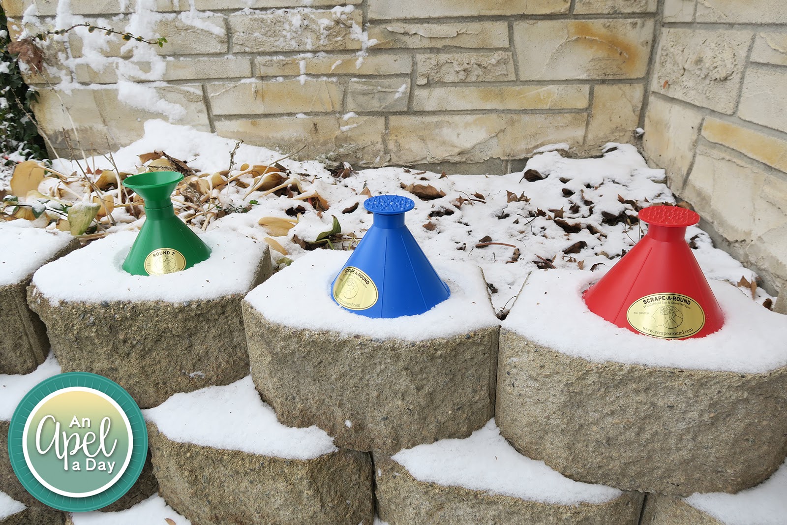 An Apel a Day: Scrape-A-Round The World's Best Ice Scraper Review