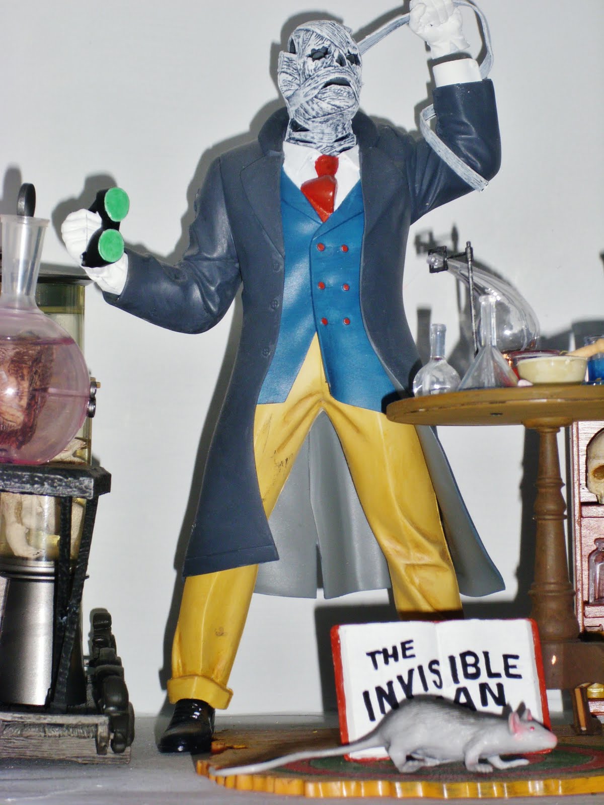 MONSTRUOS Y COLECCIONABLES: The Invisible Man,Moebius Model Kit