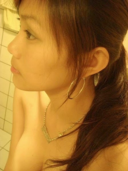 KUMPULAN FOTO TELANJANG BUGIL DAN VIDEO BOKEP: ABG Amoy Pamer Toket Gede