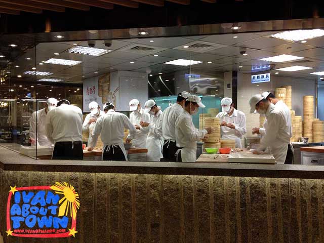 Taiwan: Wufenpu Clothes Market & Din Tai Fung at Taipei 101 | Ivan ...