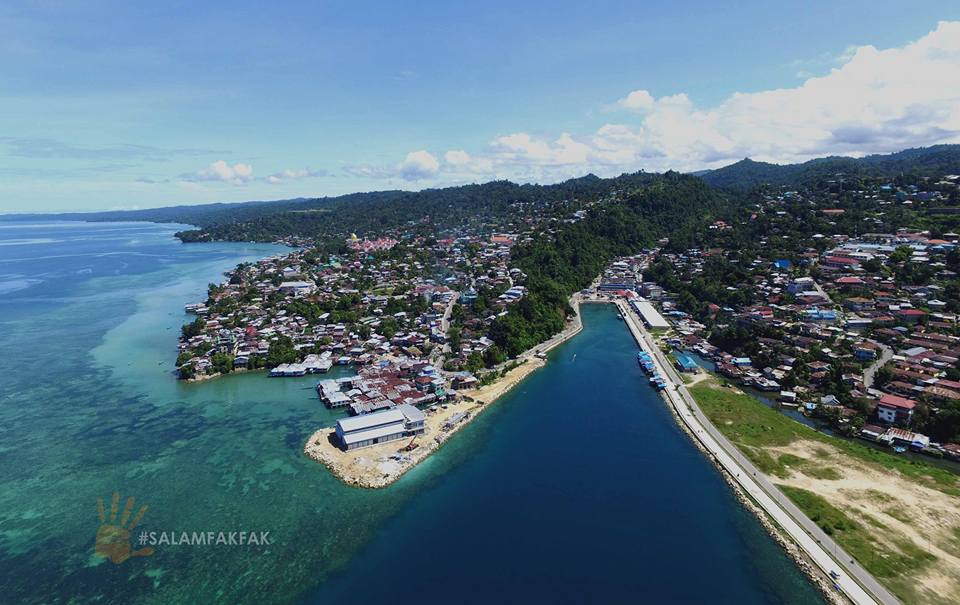 Foto Kota Fakfak dari atas - Bisa Papua