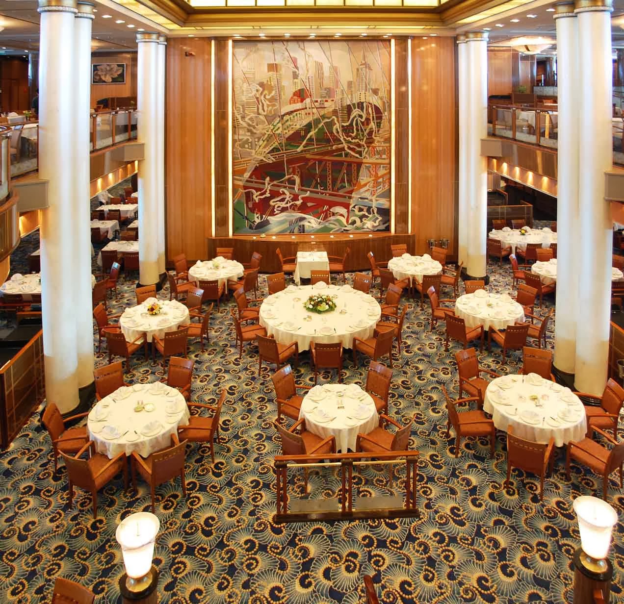 .: Lunch aboard Queen Mary 2