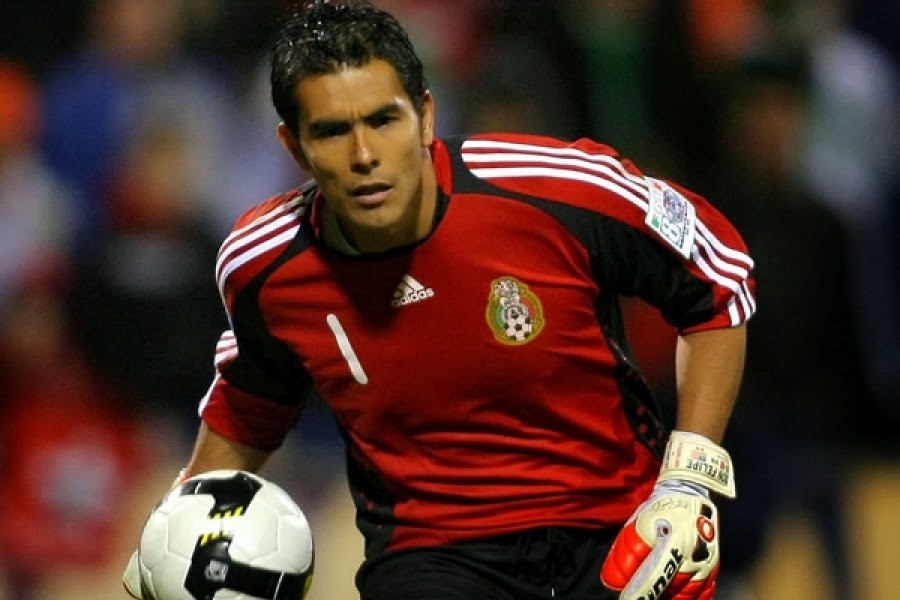 Liga MX: Oswaldo Sánchez, el nuevo hombre récord del futbol mexicano ...