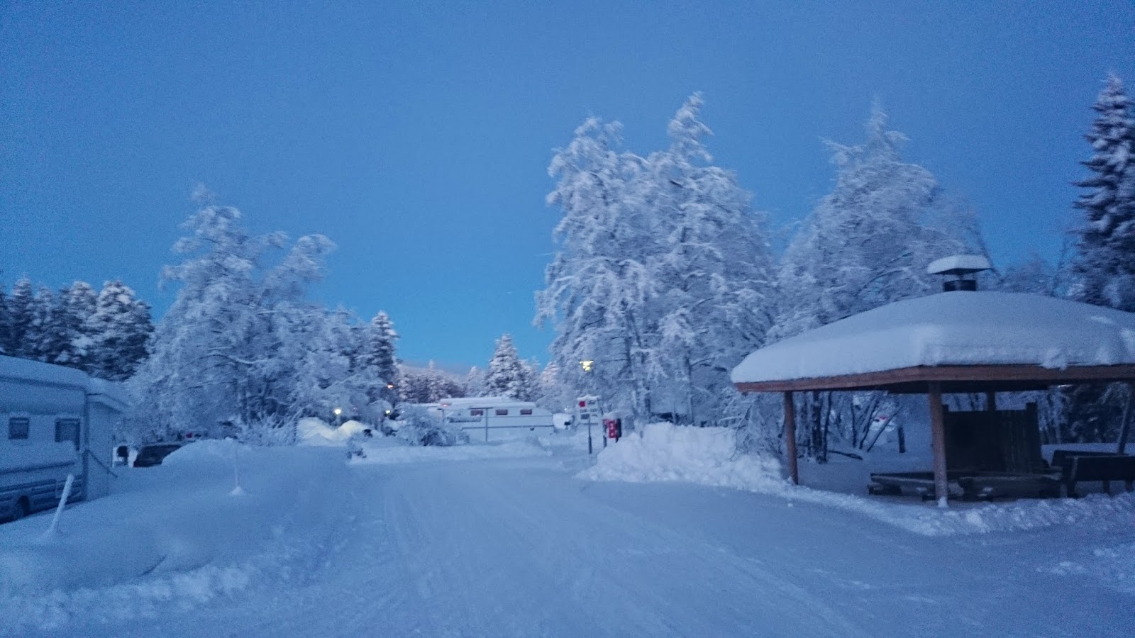 Vardags-Glitter: Vackra vinterbilder o namn märkning på husbilen.
