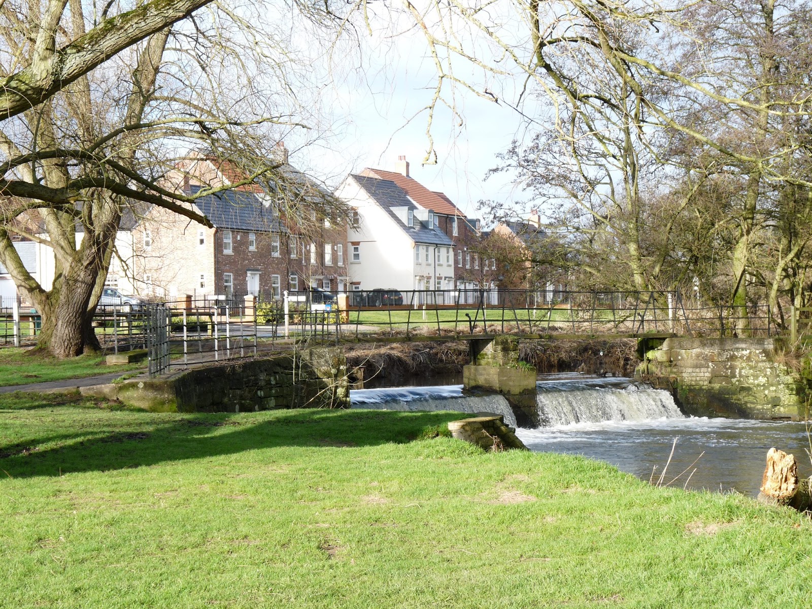 Barry In Thirsks Adventures: Following the footpath along Cod Beck ...